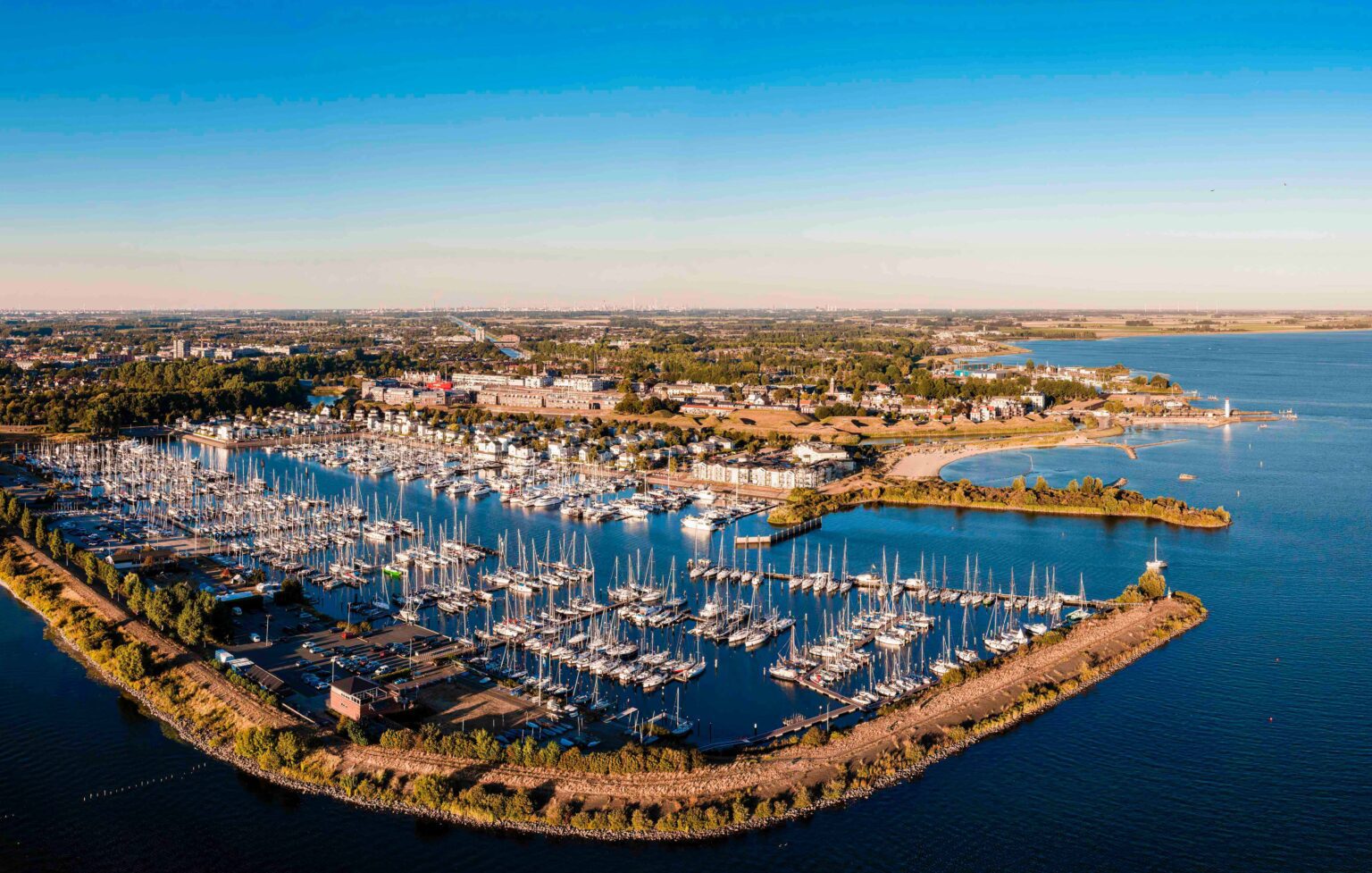 Port de plaisance à Port Barcarès en Mer Méditerranée